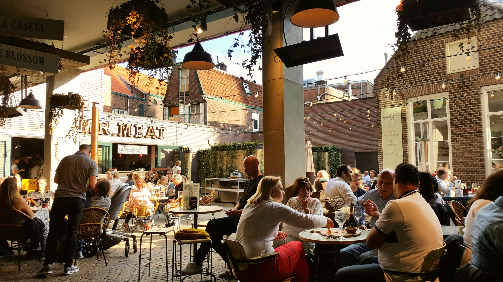 Down Town Gourmet market Eindhoven Netherlands $$$ – Worlds Best Food Blog
